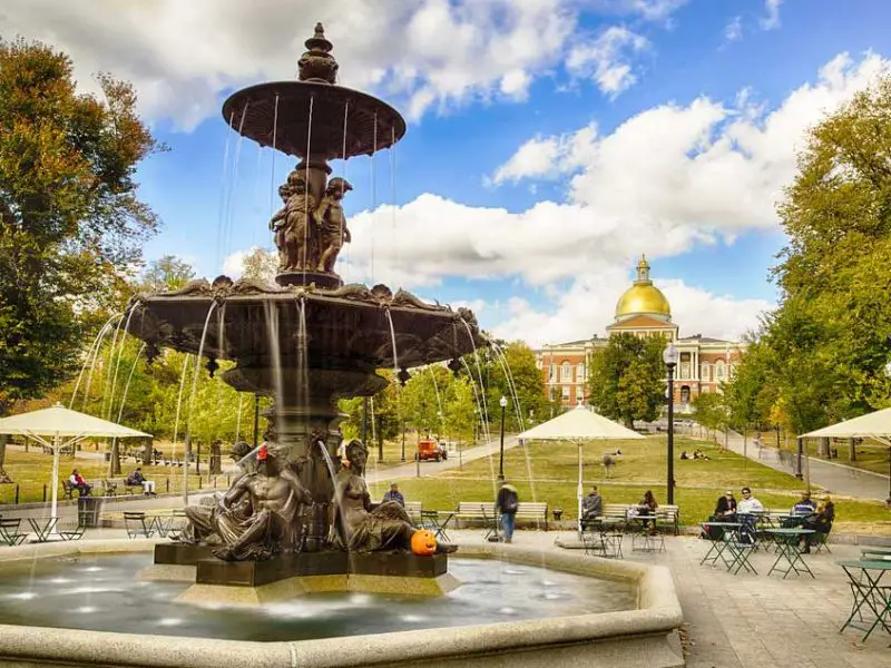 Boston Common: Amenities & Parking - Urbnparks.com