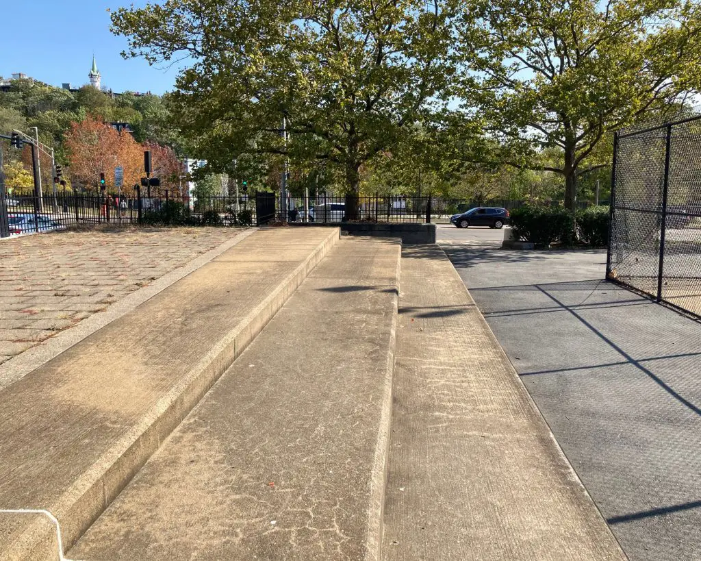 Southwest Corridor Park in Boston MA - Urbnparks.com