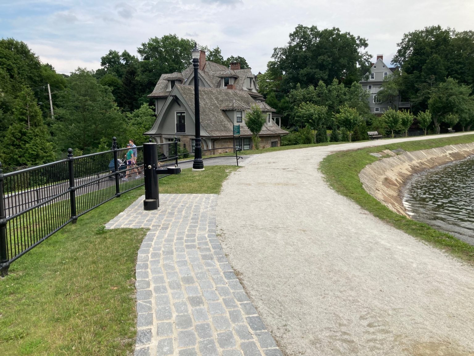 Brookline Reservoir Park in Brookline, MA: Plan Your Trip - Urbnparks.com