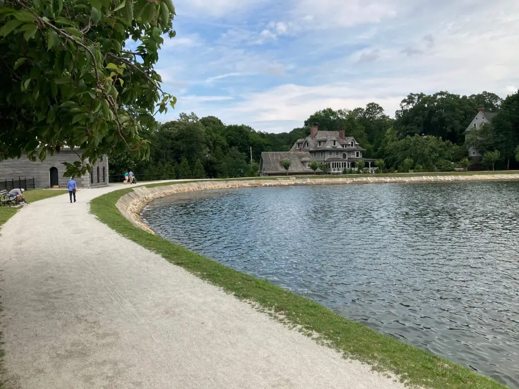 Brookline Reservoir Park in Brookline, MA: Plan Your Trip - Urbnparks.com