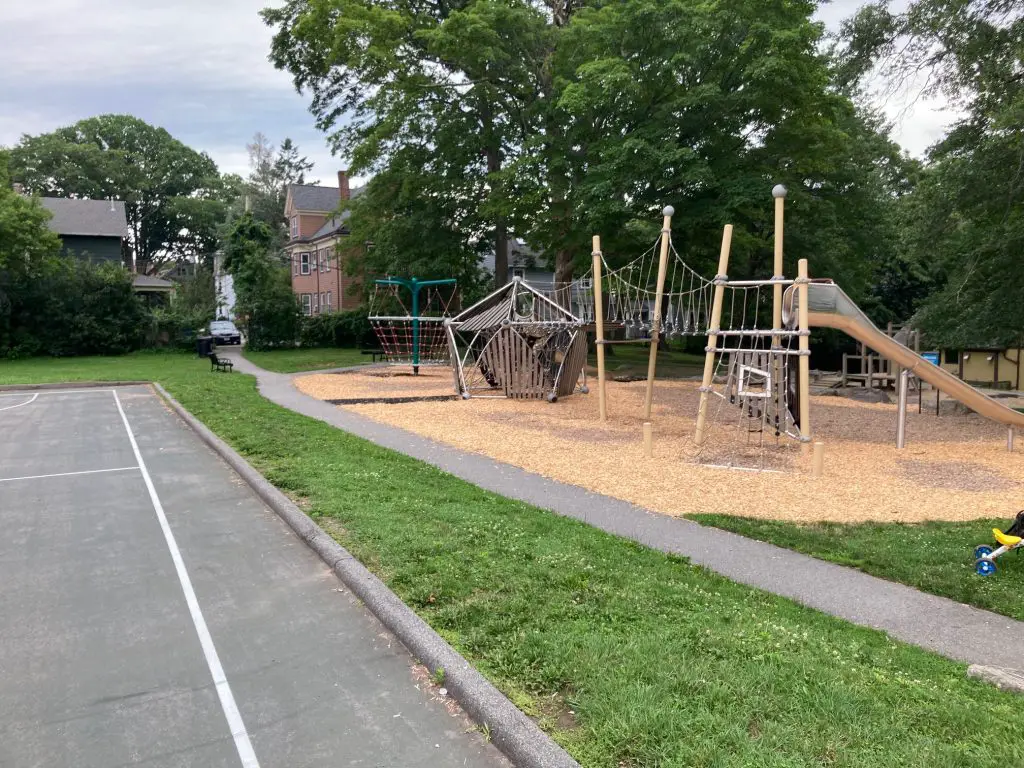 Warren Field in Brookline, MA: Plan Your Next Trip - Urbnparks.com