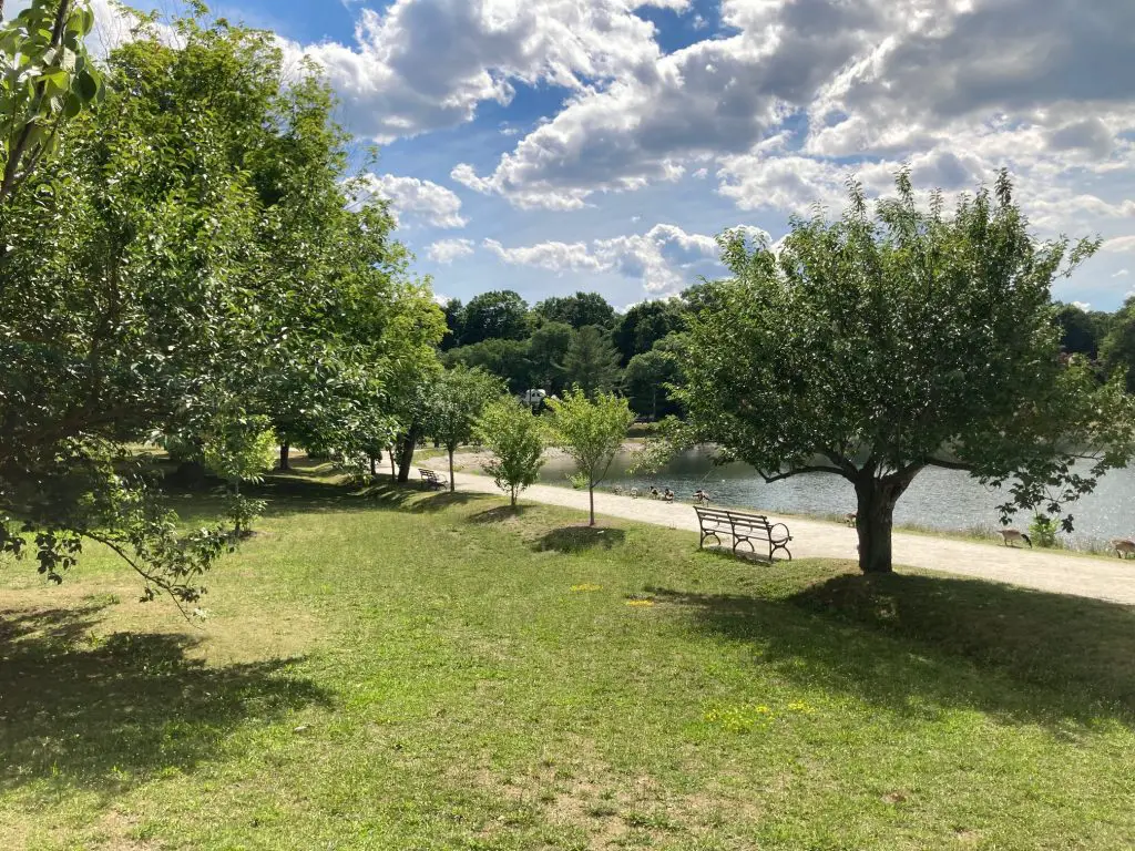 Brookline Reservoir Park in Brookline, MA: Plan Your Trip - Urbnparks.com